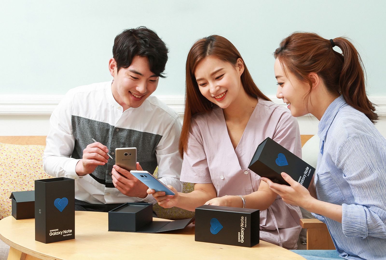 เปิดตัวแล้ว Galaxy Note Fan Edition มาพร้อมกล่องรูปหัวใจ เริ่มขาย 7/7 ...