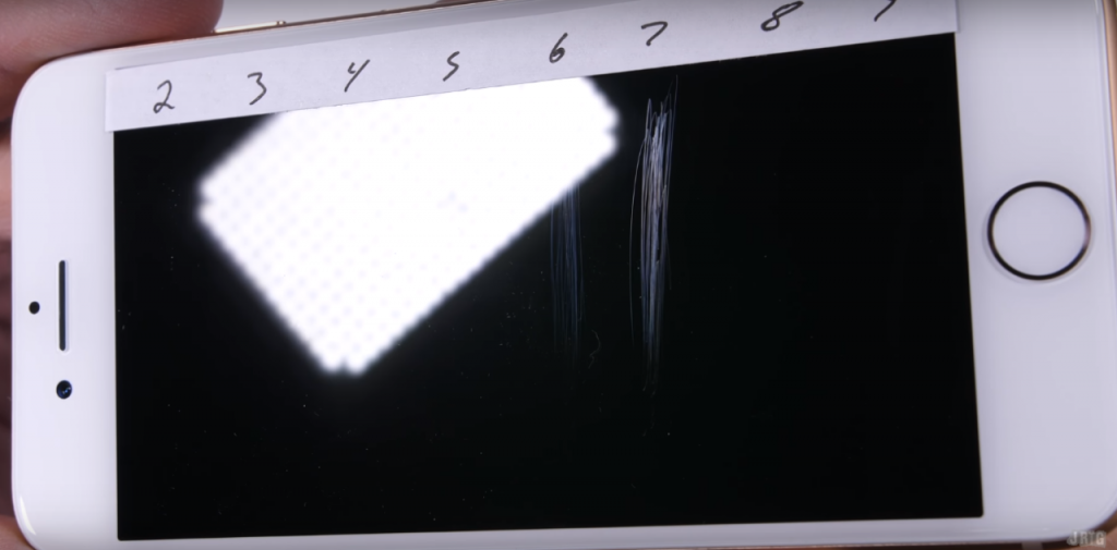 ทดสอบความทนทานของ iPhone 8 จาก Jerry ว่าแกร่งหรือเปราะแค่ไหน พร้อมการ ...