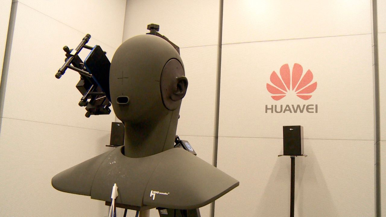 พาทัวร์ห้องแล็บทดสอบสมาร์ทโฟน กว่าจะออกมาขายได้ต้องผ่านอะไรมาบ้าง (1/2 ...