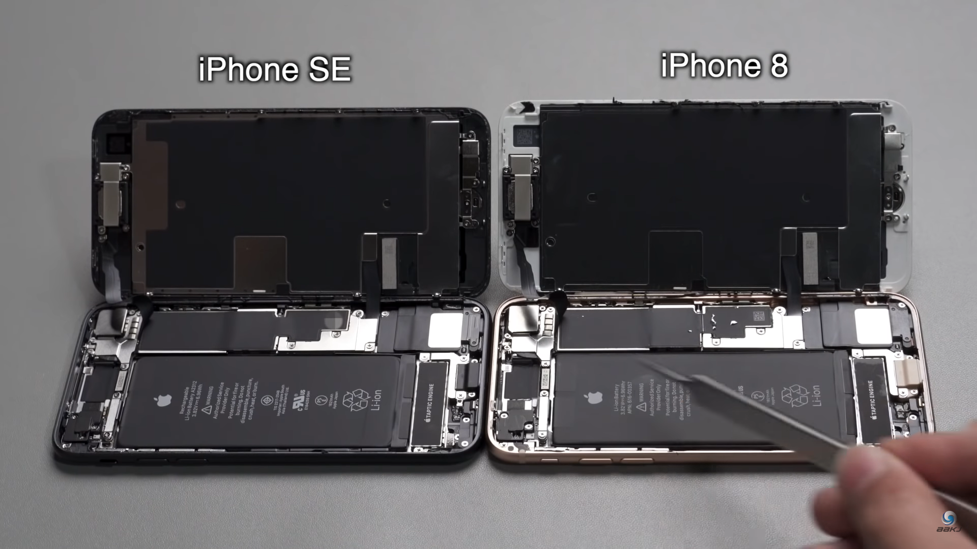 ชำแหละ iPhone SE (2020) เทียบ iPhone 8 พบชิ้นส่วนต่างๆ ภายในตัวเครื่องเหมือนกันแทบทุกอย่าง ...