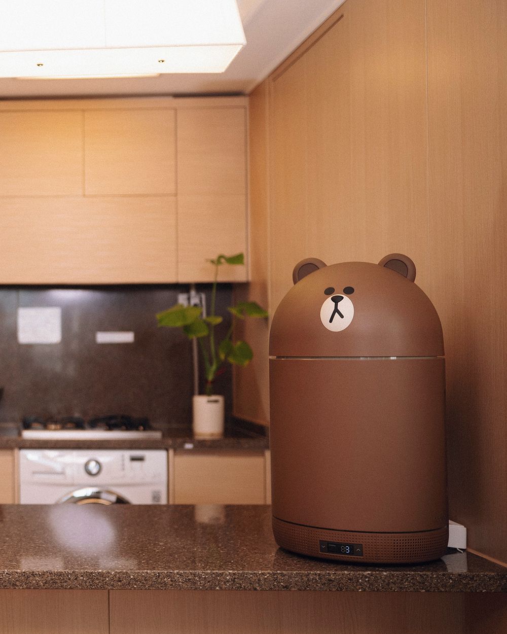 LINE FRIENDS Refrigerator ตู้เย็นสุดคิ้วท์ 3 in 1 จะแช่ของ, อบ UV ฆ่า ...