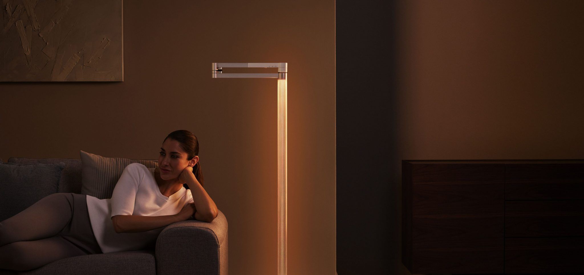 Dyson Lightcycle Morph โคมไฟอัจฉริยะ ปรับสภาพแสงตามเวลาจริงผ่าน GPS พร้อมหลอดที่ใช้งานได้ 60 ปี ...