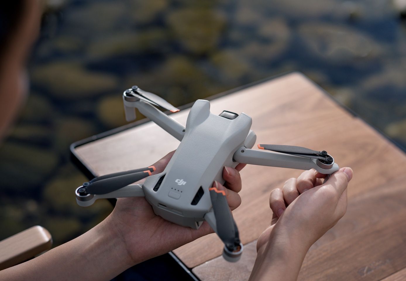 DJI MINI 3 โดรนตัวเล็กสเปคไม่เบา ถ่ายวิดีโอ 4K HDR, กล้องหมุนแนวตั้งได้ ...