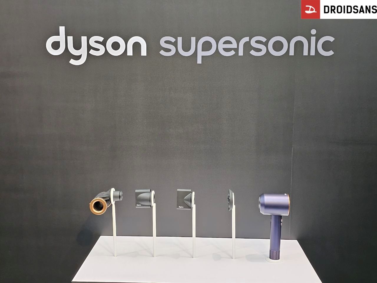 Dyson เปิดตัวหัวเป่าลดผมชี้ฟู ใช้งานคู่ Dyson Supersonic ราคา 17,900 บาท | DroidSans