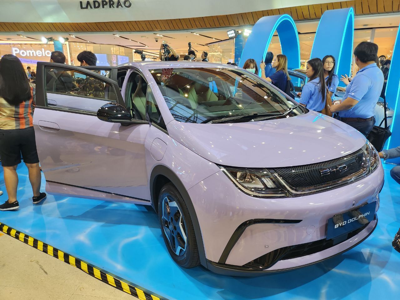 เทียบสเปครถยนต์ไฟฟ้า BYD Dolphin Standard VS Neta V และ BYD Dolphin ...