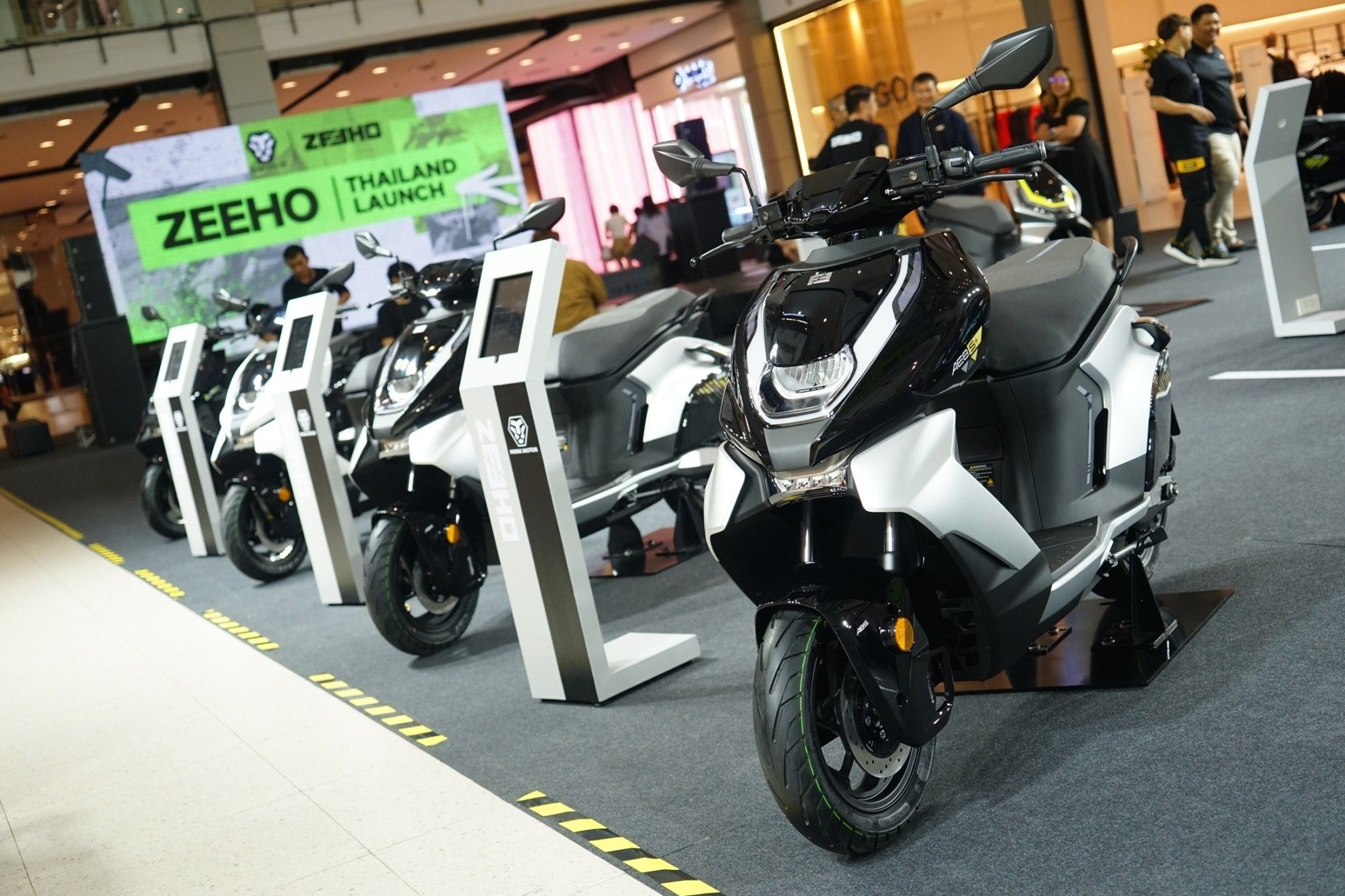 เปิดตัว ZEEHO รถมอเตอร์ไซค์ไฟฟ้า 3 รุ่น ในไทย AE6+, AE8+, AE8 S+ วิ่งไกลสุด 140 กม. ราคาเริ่มต้น ...