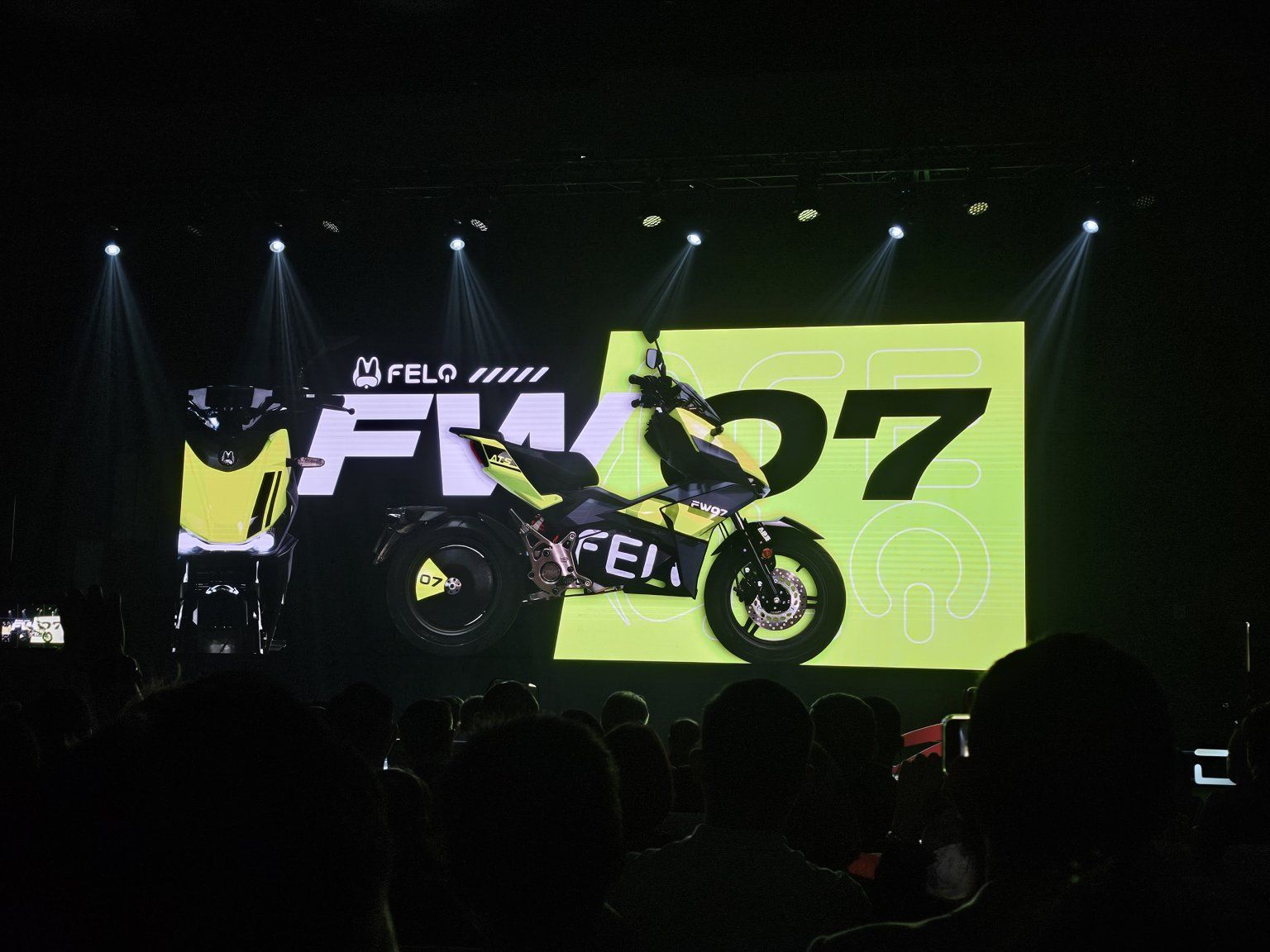 FELO เปิดตัวมอเตอร์ไซค์ไฟฟ้า 4 รุ่น ดึงเทคโนโลยีจากสนามแข่งระดับโลกสู่ท้องถนน | DroidSans