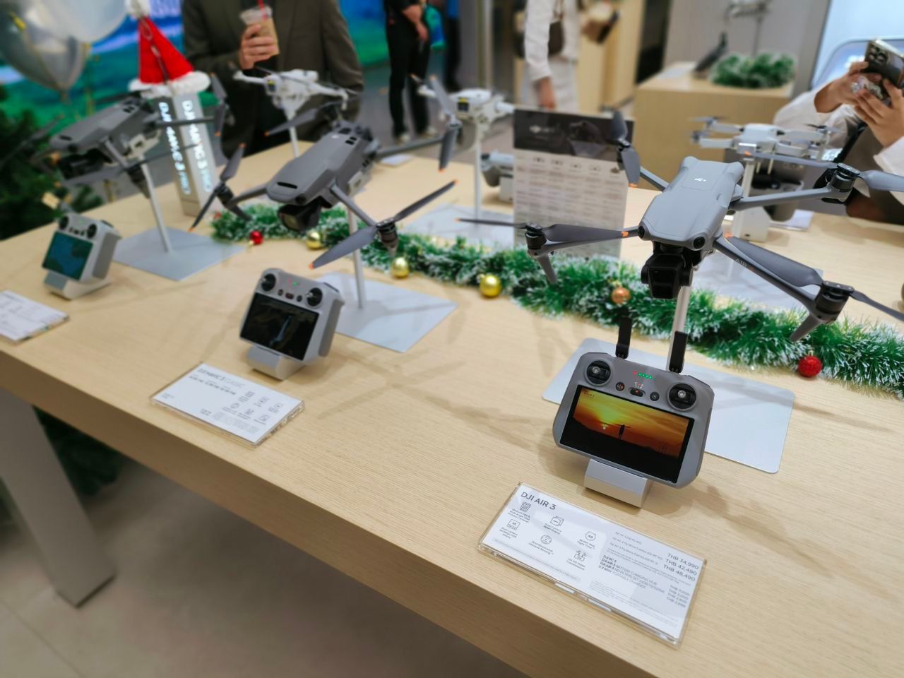 บุก DJI Experience Store สาขาใหม่ EMSPHERE (เอ็มสเฟียร์) มีโดรนและ OSMO POCKET 3 กล้องพกพาตัวปัง ...