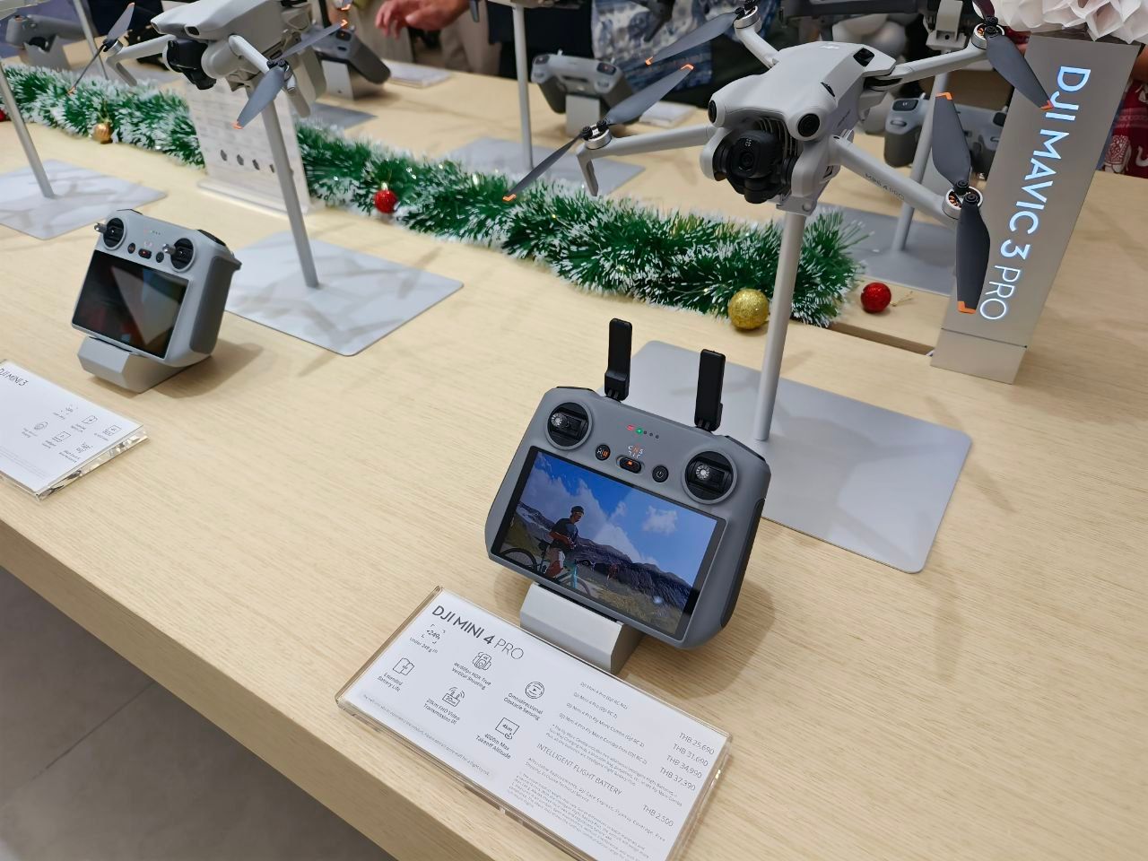 บุก DJI Experience Store สาขาใหม่ EMSPHERE (เอ็มสเฟียร์) มีโดรนและ OSMO ...