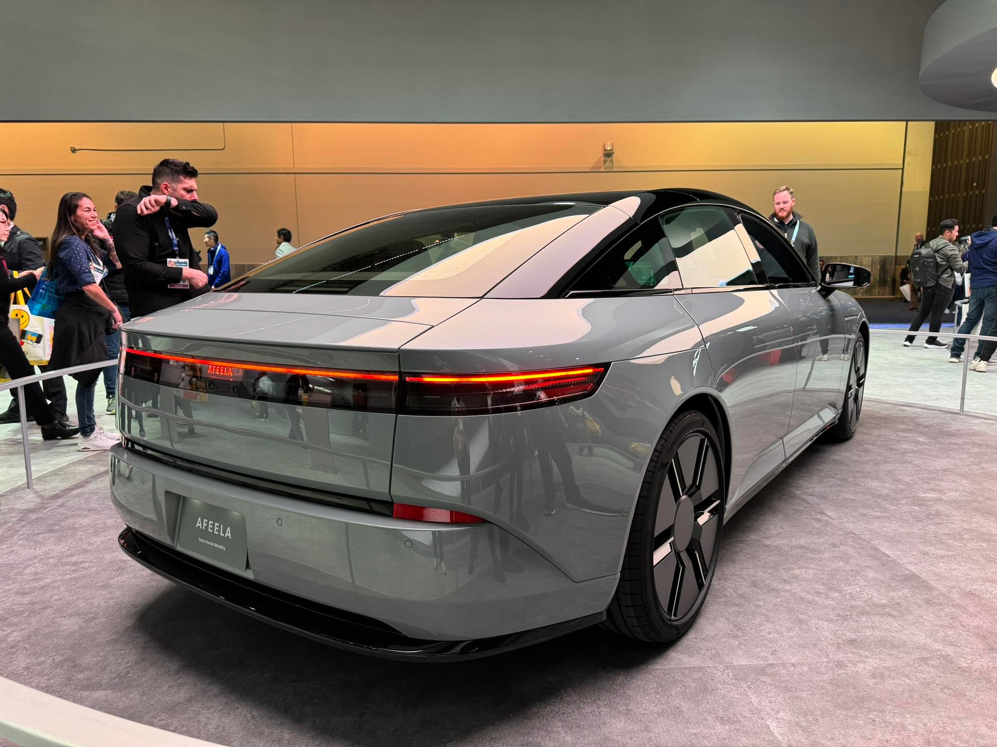 Sony บังคับรถยนต์ไฟฟ้า AFEELA ด้วยคอนโทรลเลอร์ PlayStation 5 โชว์ในงาน CES 2024 | DroidSans