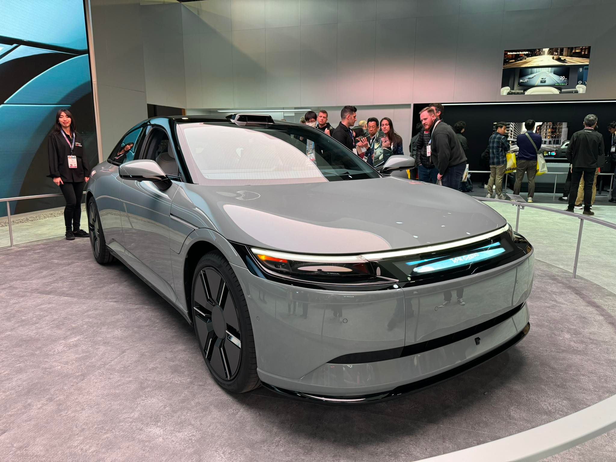 Sony บังคับรถยนต์ไฟฟ้า AFEELA ด้วยคอนโทรลเลอร์ PlayStation 5 โชว์ในงาน CES 2024 | DroidSans