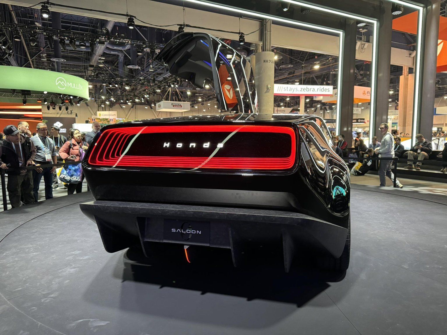 HONDA เผยโฉมรถยนต์ไฟฟ้ารุ่นใหม่ Saloon และ Space-Hub พร้อมเปิดตัวโลโก้ใหม่ที่งาน CES 2024 ...