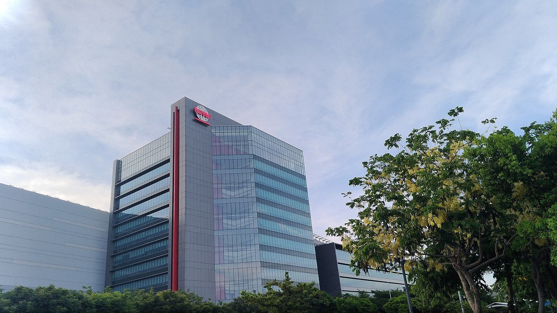 แผ่นดินไหวไต้หวัน ทำบริษัทผลิตชิป TSMC ต้องหยุดชั่วคราว หวั่นกระทบ ...