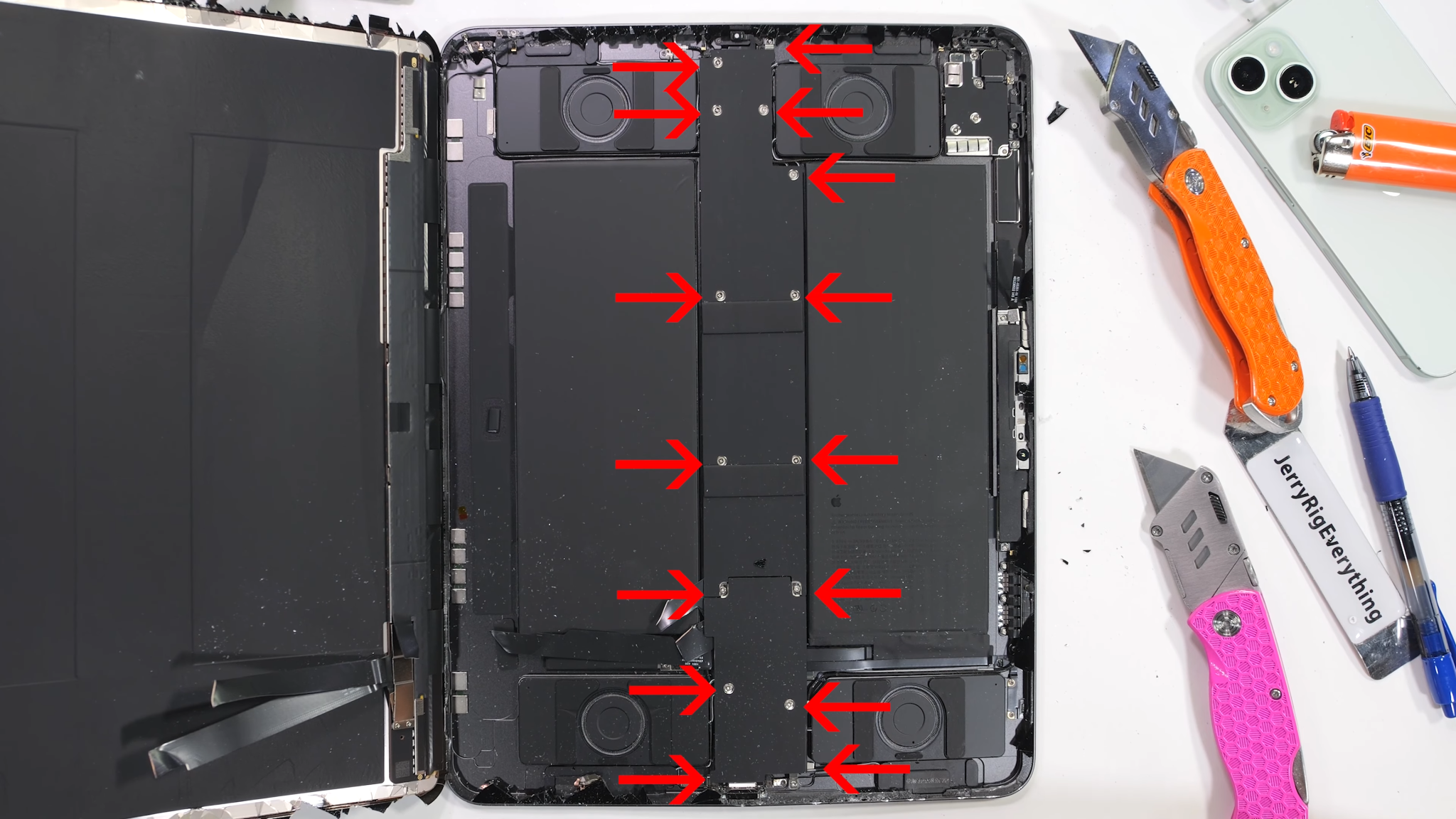 อย่างยับ iPad Pro ชิป M4 2024, Apple Pencil pro และ Magic Keyboard ถูก JerryRigEverything ทดสอบ ...