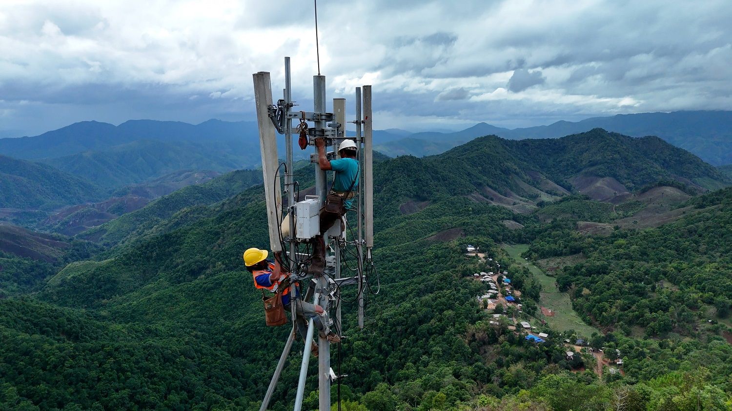 AIS-GULF-สวพส. เปิดโครงการ Green Energy Green Network for THAIs ยกระดับ ...