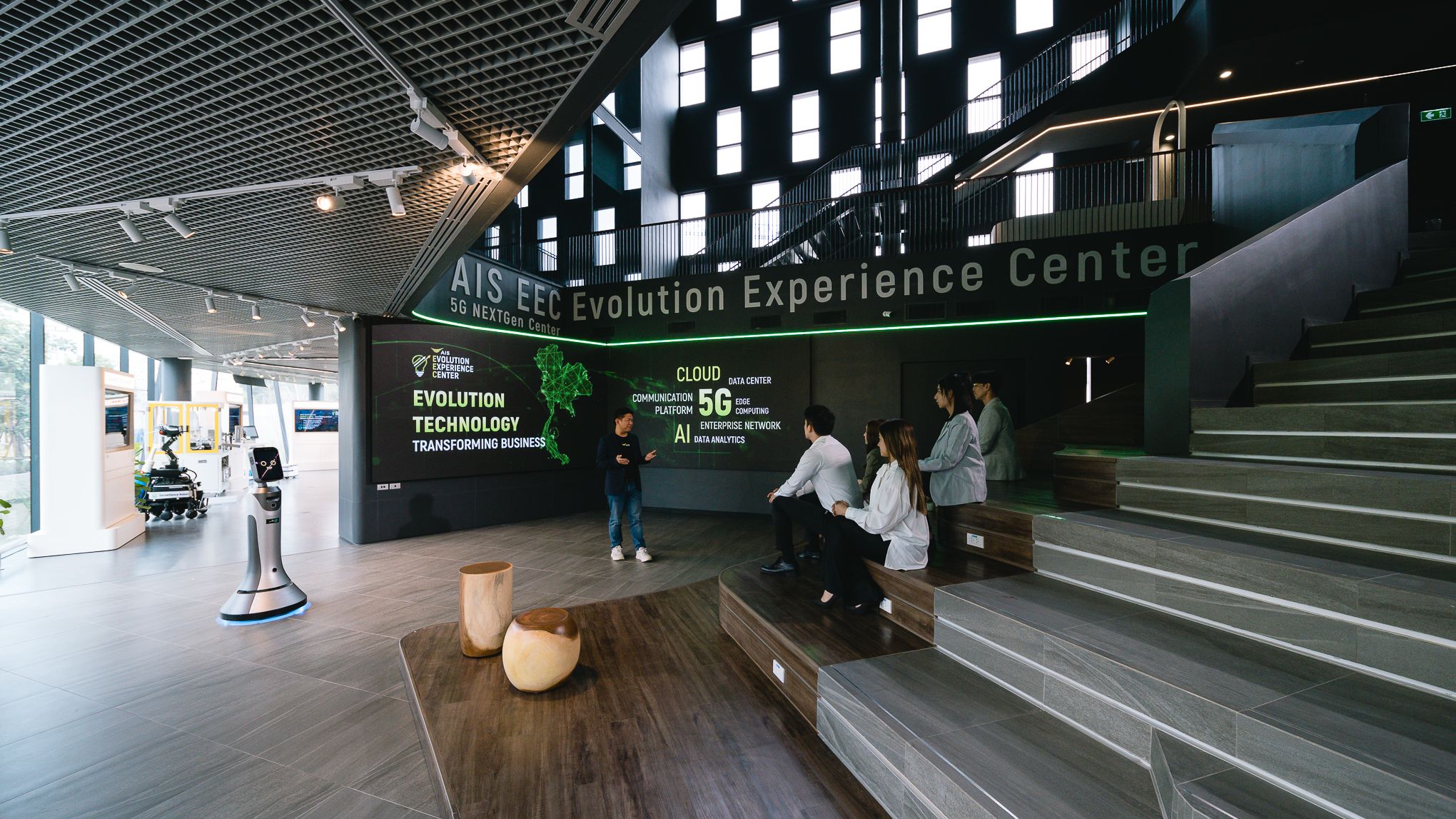 พาไปชม AIS EEC ศูนย์นวัตกรรมดิจิทัล ในโครงการ Thailand Digital Valley ...