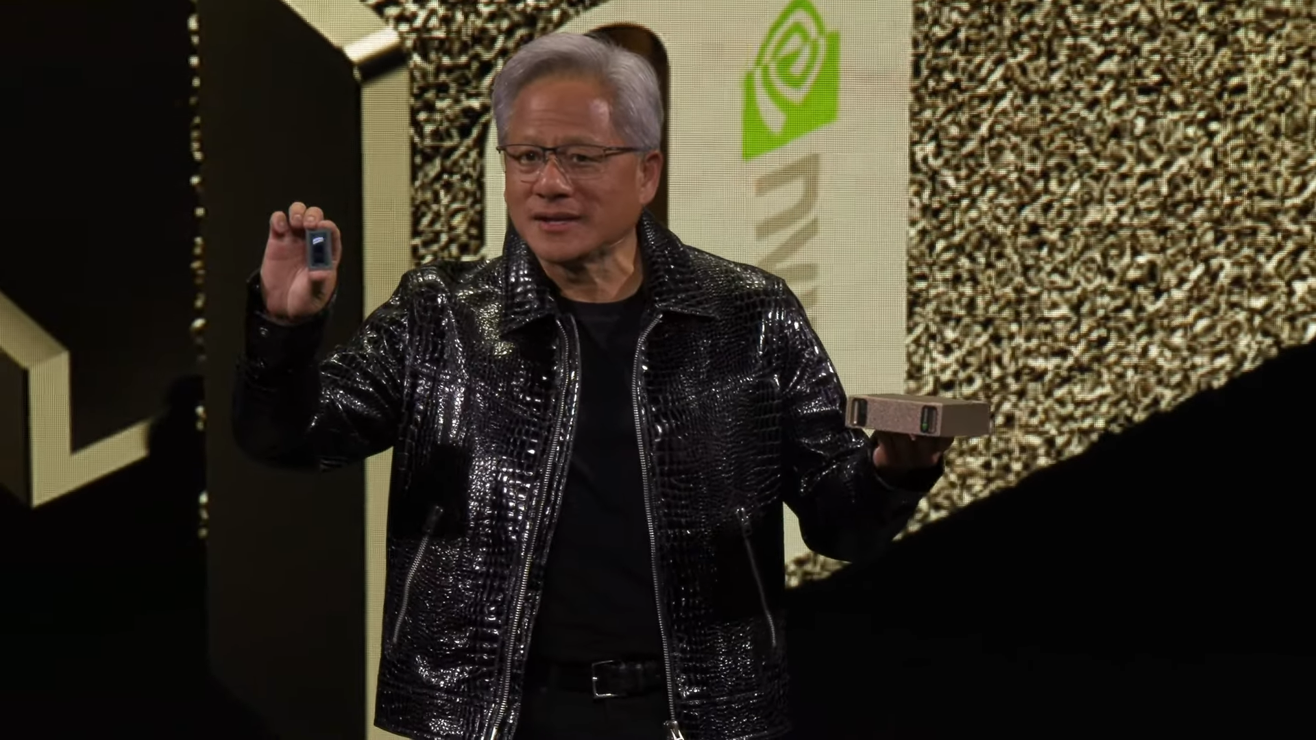 Jensen Huang และ Elon Musk ชี้ เรียนฟิสิกส์และคณิตศาสตร์ สำคัญกว่าเรียนเขียนโปรแกรมในยุค AI ...