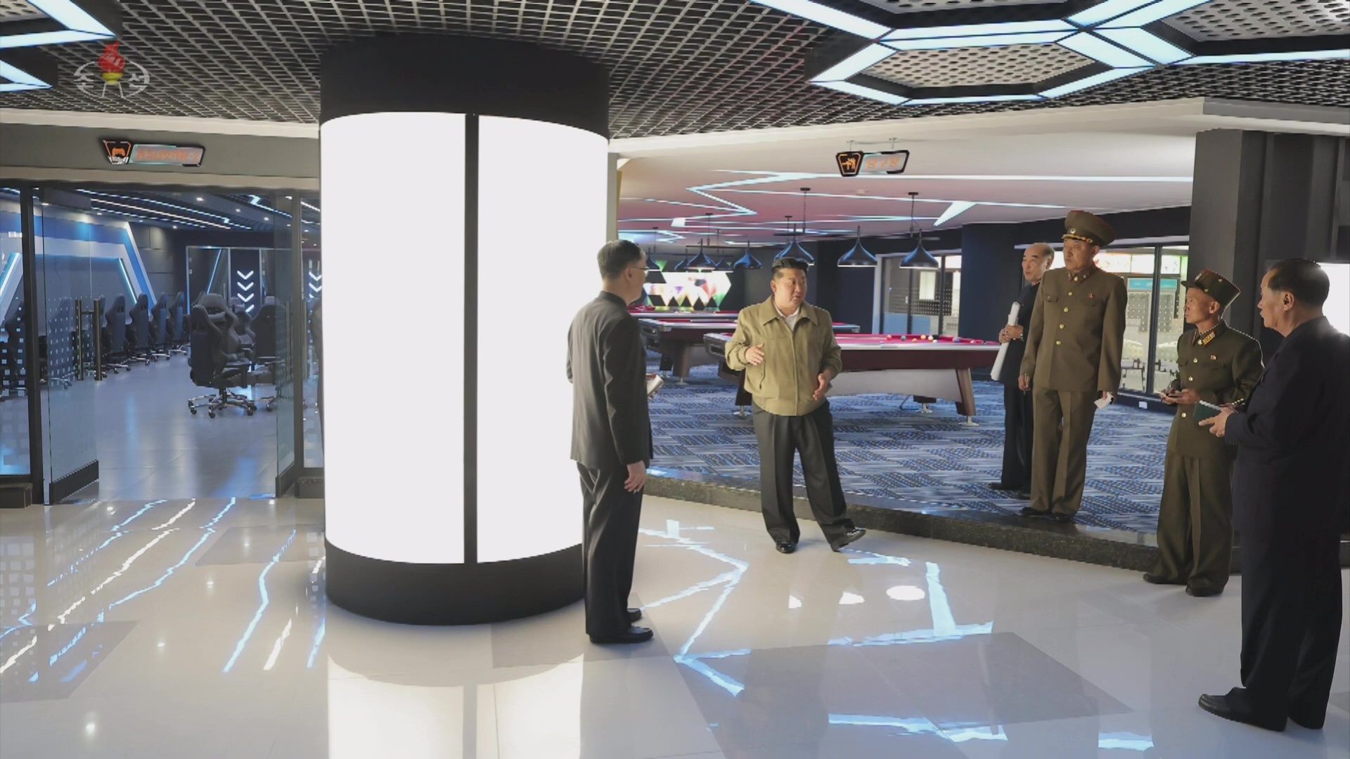 คิมจองอึน พาทัวร์ศูนย์เกมครบวงจร Gaming Center แห่งแรกของเกาหลีเหนือ ...