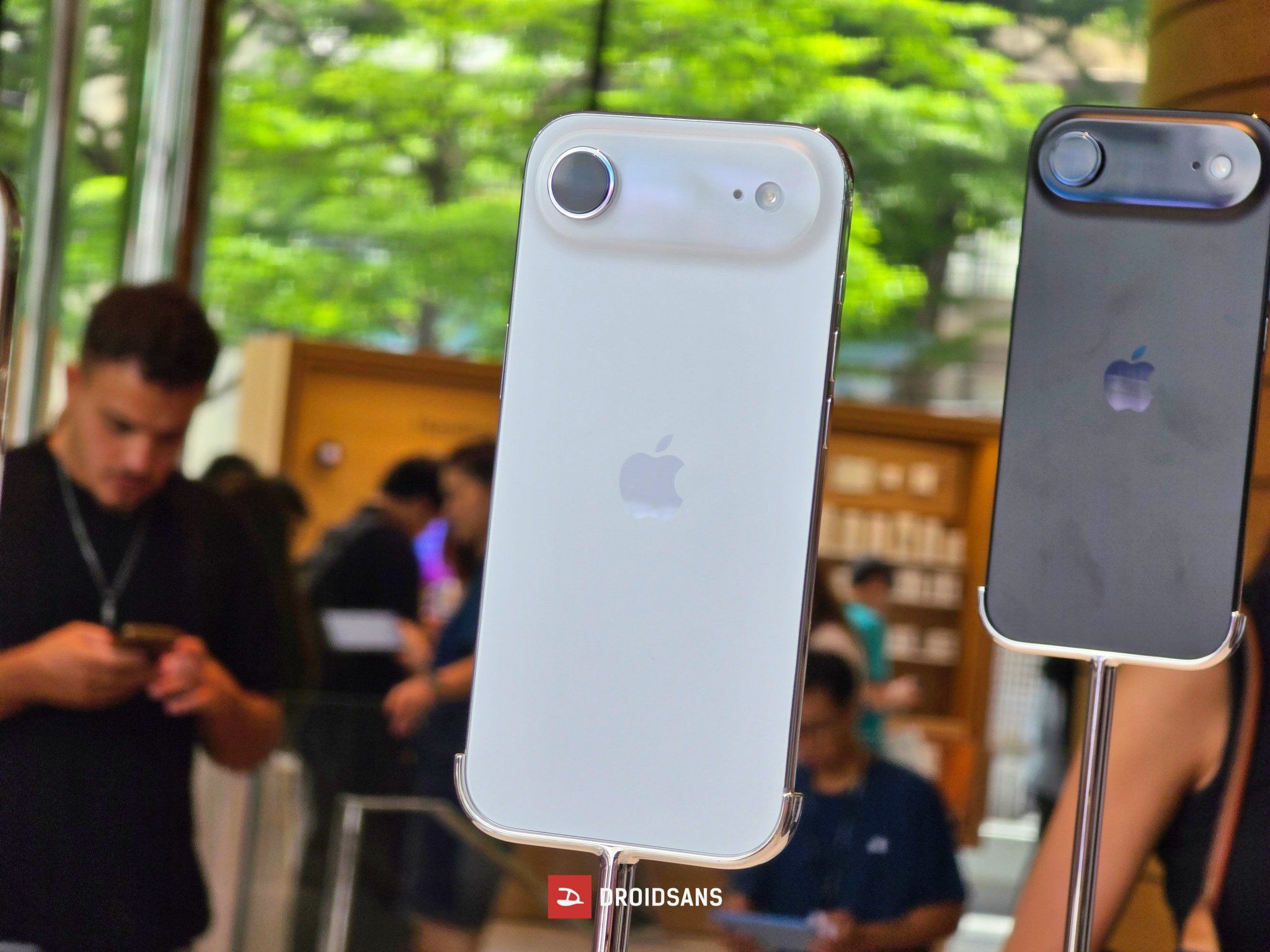 Hands - On | มินิรีวิว iPhone Air สุดยอดของความบางเฉียบ 5.6 มม. กล้อง ...